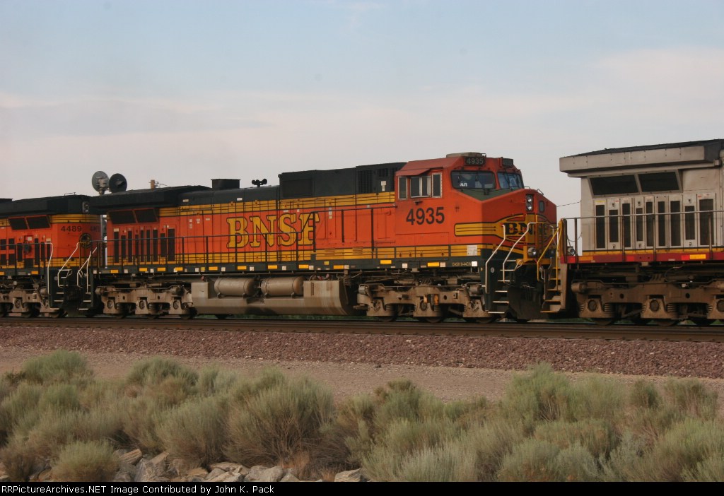 BNSF 4935
